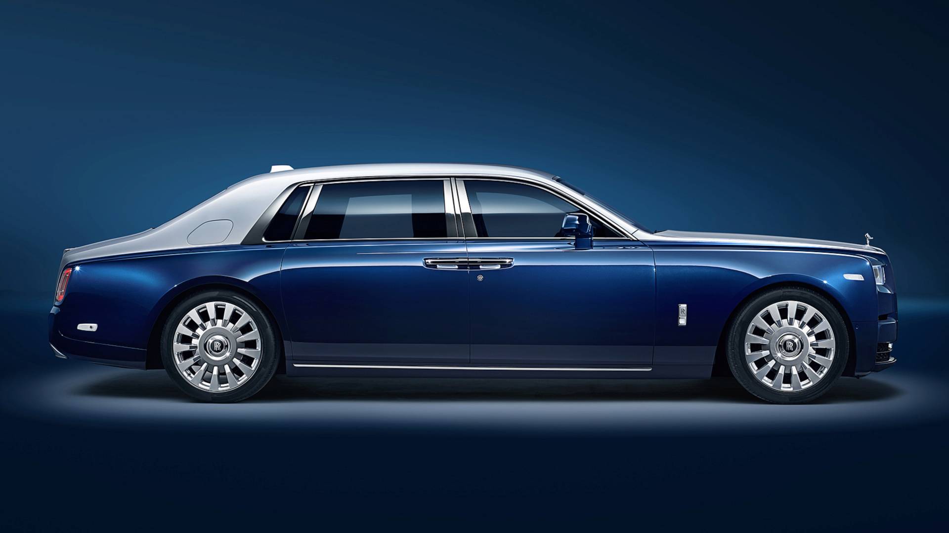 rolls-royce-phantom-ewb-privacy-suite (1) rolls-royce-phantom-ewb-privacy-suite (1)